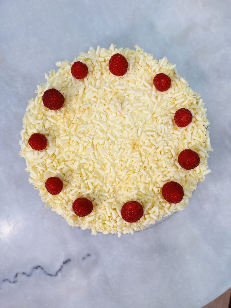 Witte chocola moes taart met vers fruit - Sweet Honey Bakery